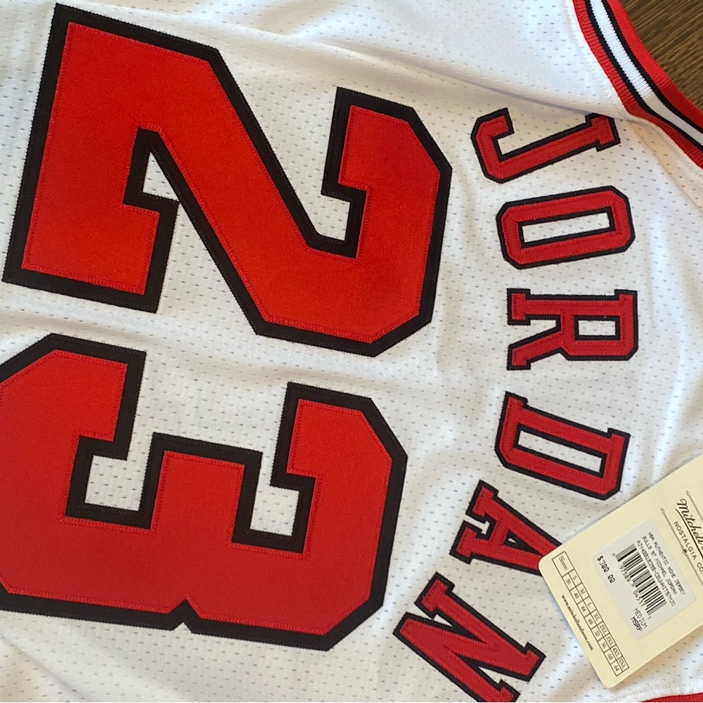 Michael Jordan Mitchell & Ness 96’-97’ Authentic Bull… - Gem